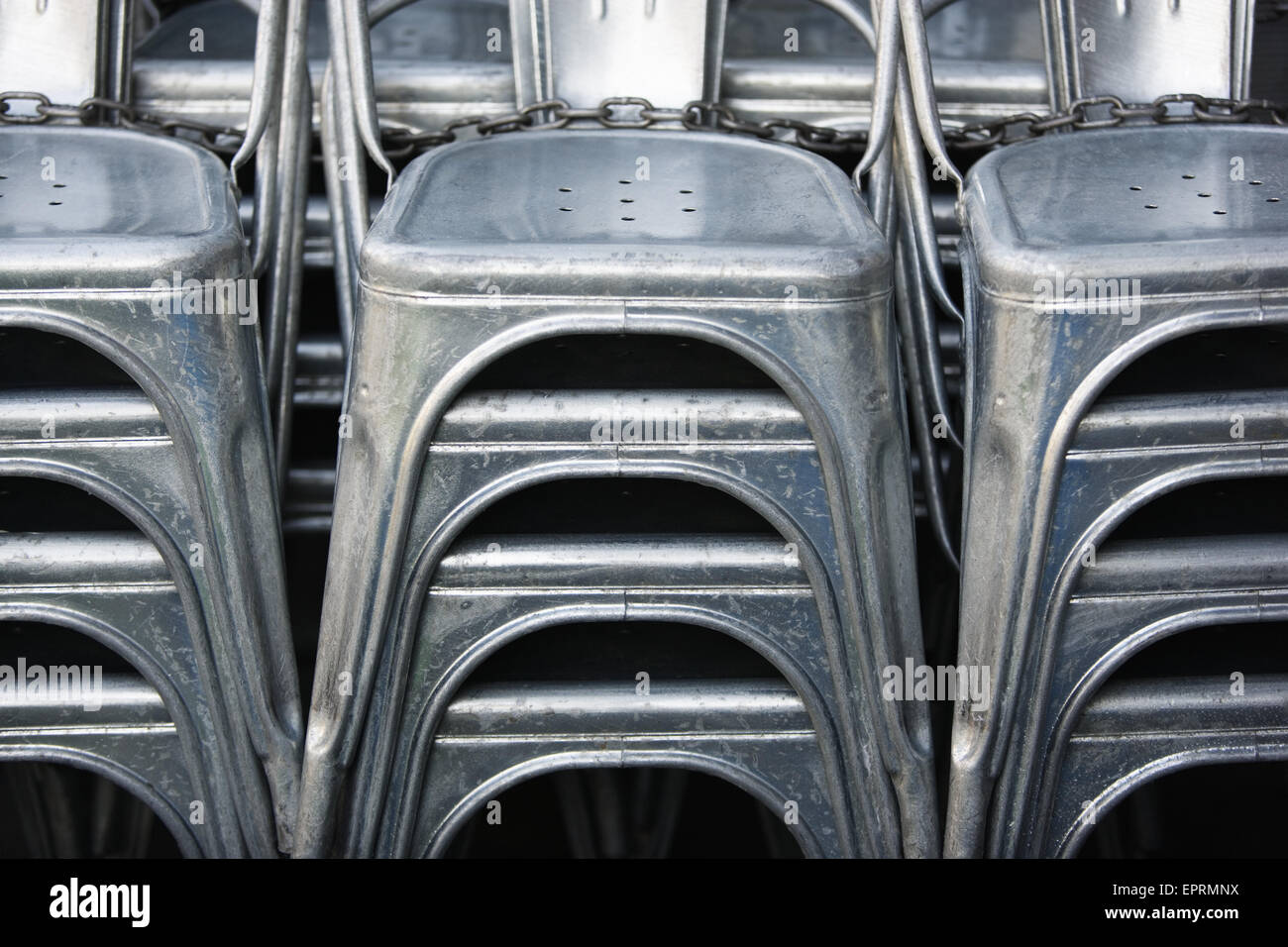 Metal chairs hi-res stock photography and images - Alamy