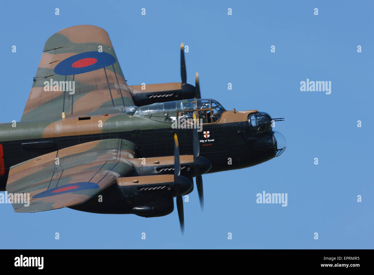 Avro Lancaster WW2 Heavy bomber in flight Stock Photo - Alamy