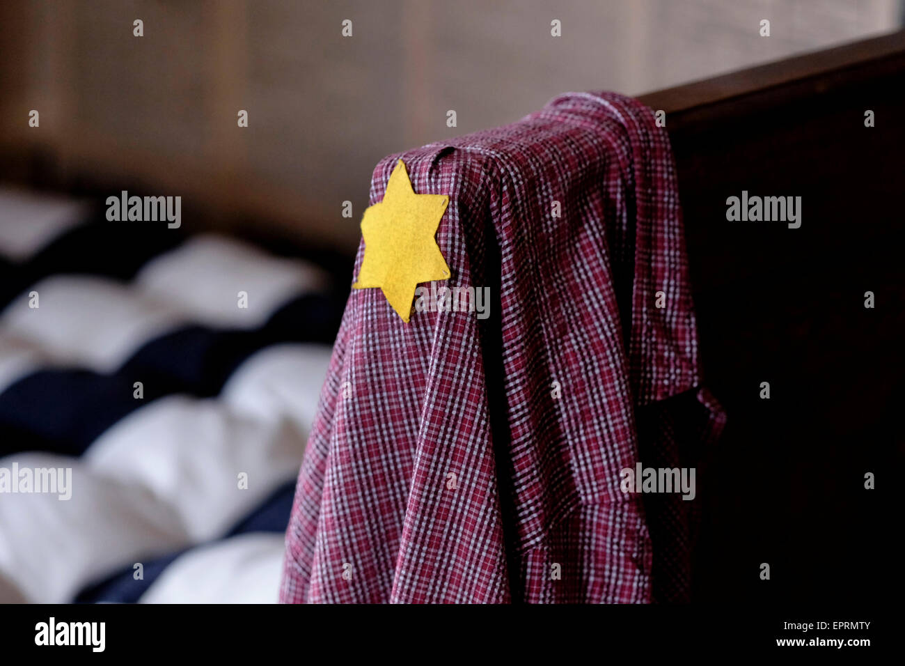 Holocaust jewish star badge hi-res stock photography and images - Alamy