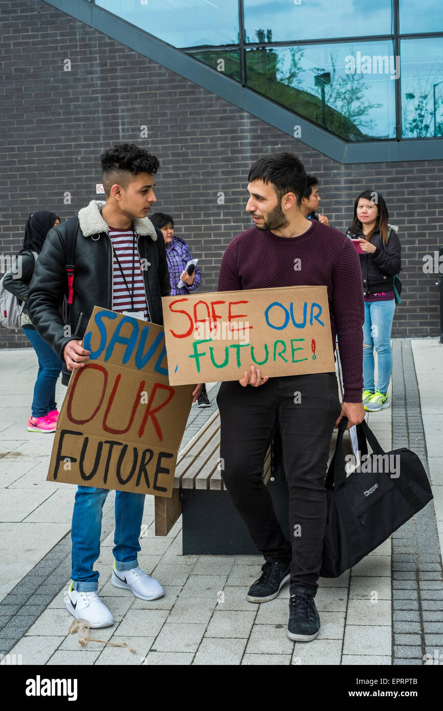 Activism protest crowds hi-res stock photography and images - Alamy