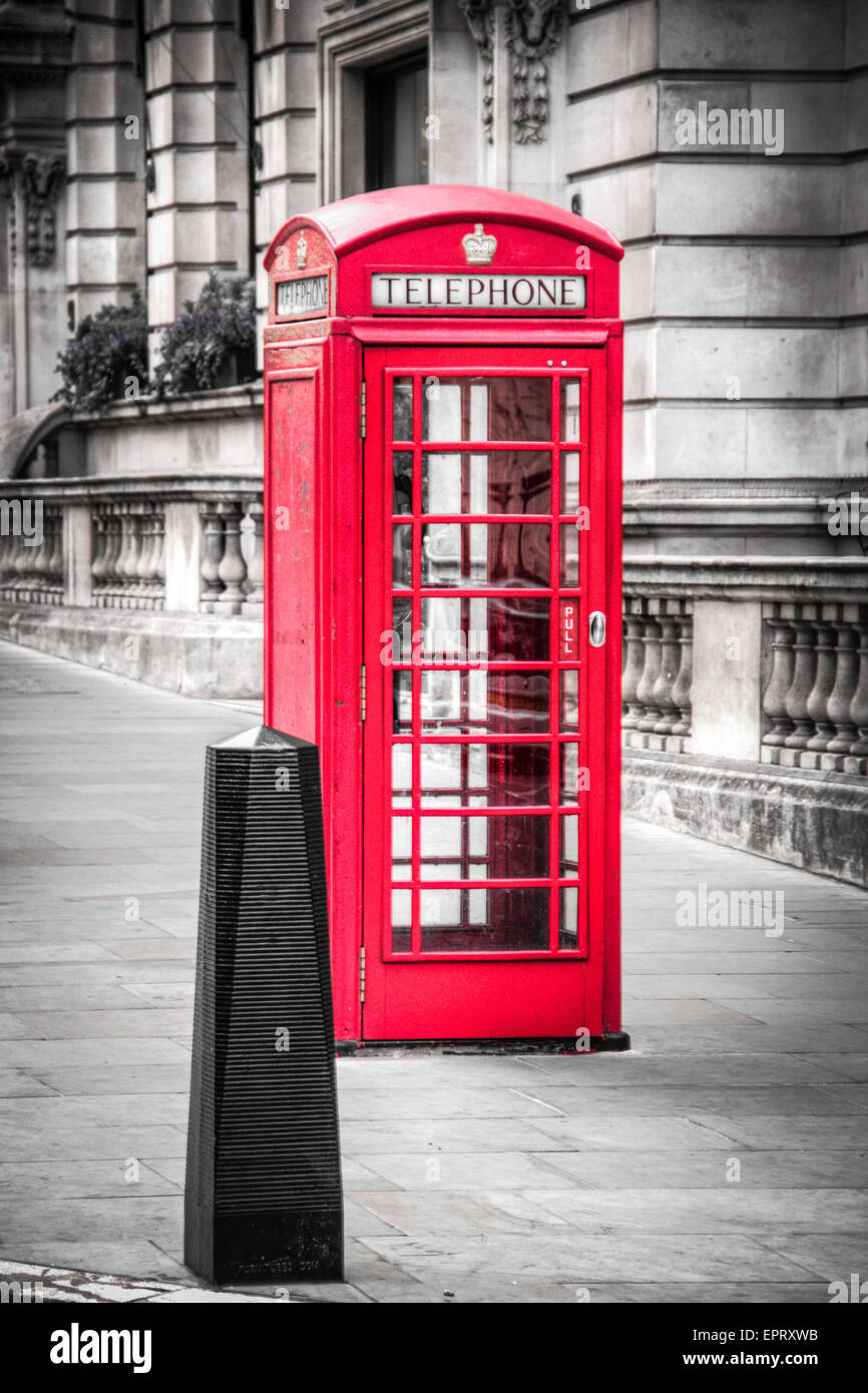 Typical red phone booth in London, UK Stock Photo - Alamy