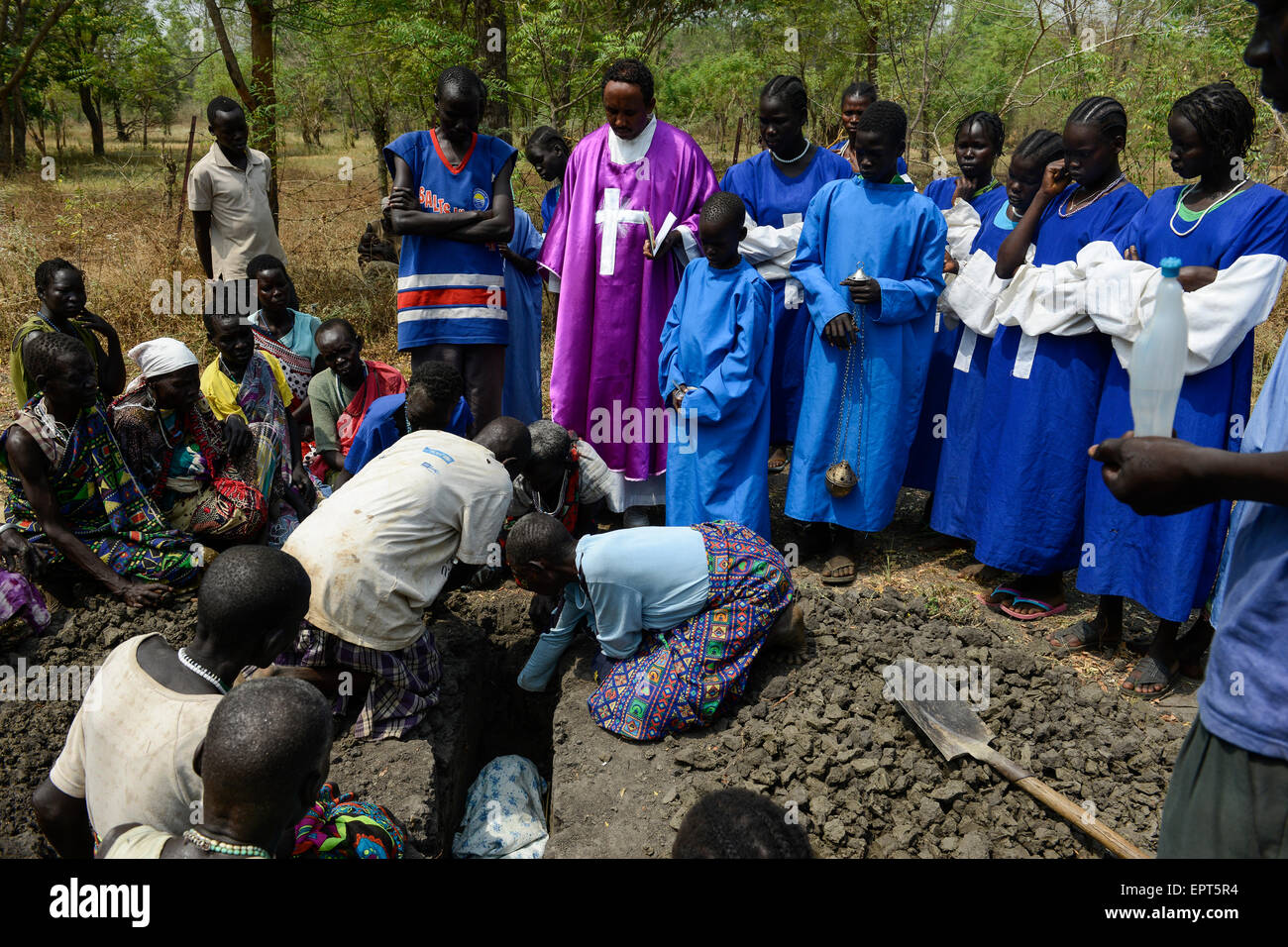 ETHIOPIA Gambela, village of Anuak tribe , funeral of child with ...