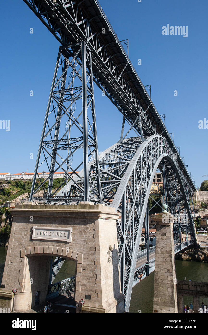Dom Luis I Bridge, which at upper level is both a walkway and a metro ...