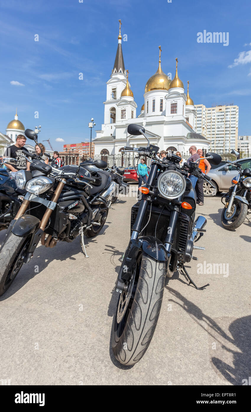 The traditional annual May Day gathering of bikers Stock Photo - Alamy