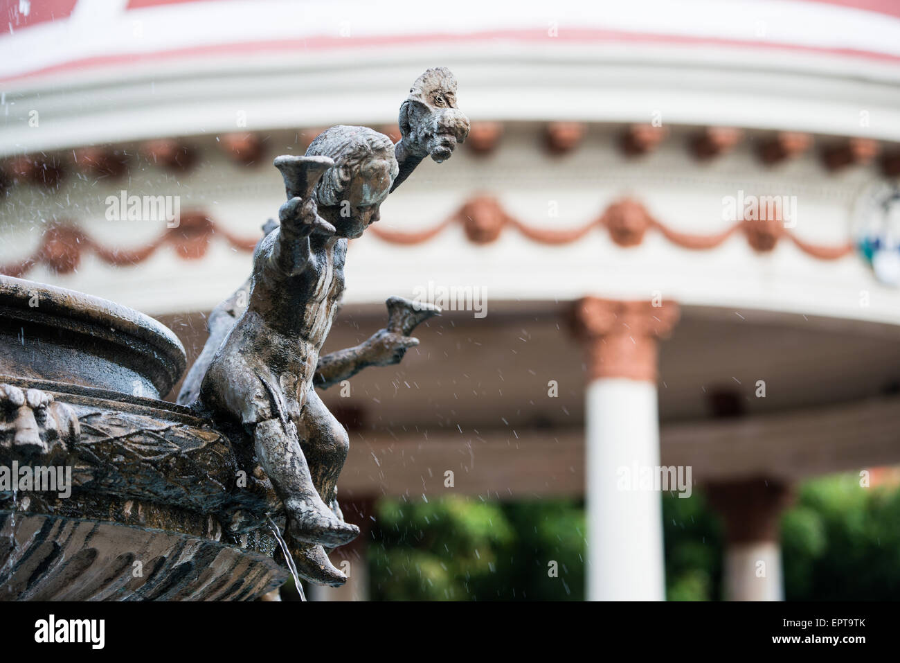 Parque Central Fountain Cherub Statues Granada Nicaragua // GRANADA ...