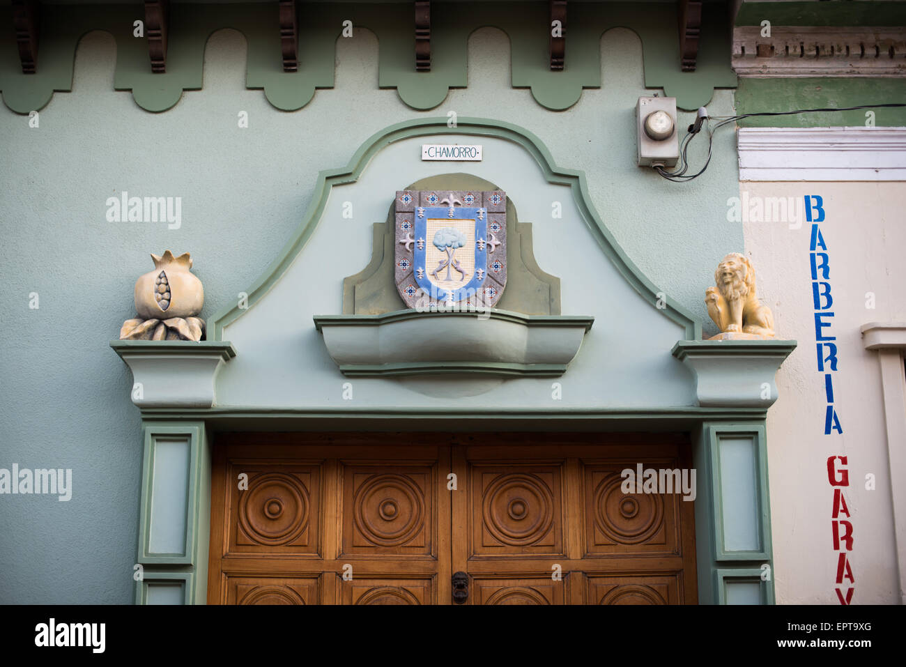 Spanish Colonial Architecture Granada // Featuring brightly painted ...