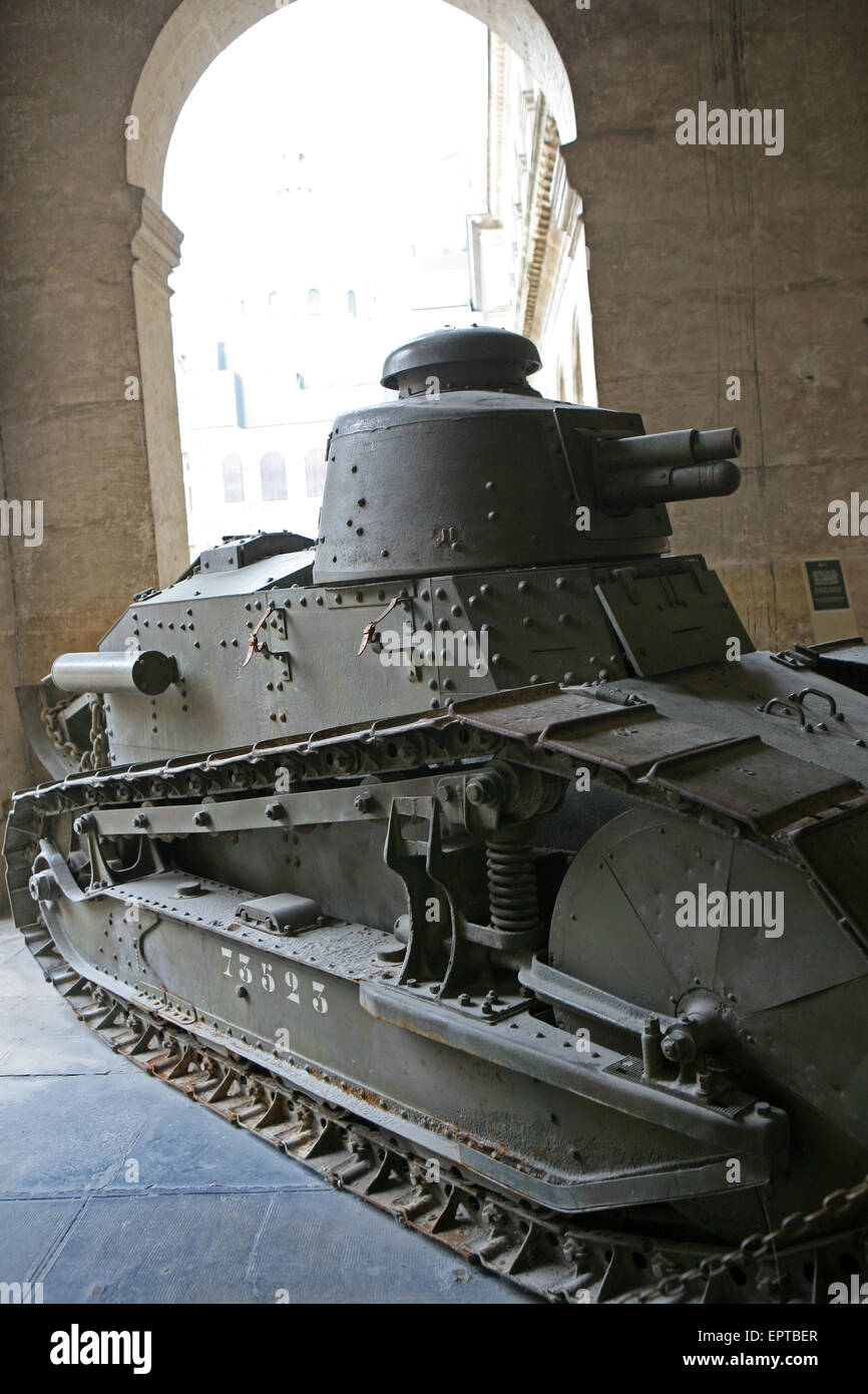 tank outside the Army museum Paris Stock Photo - Alamy