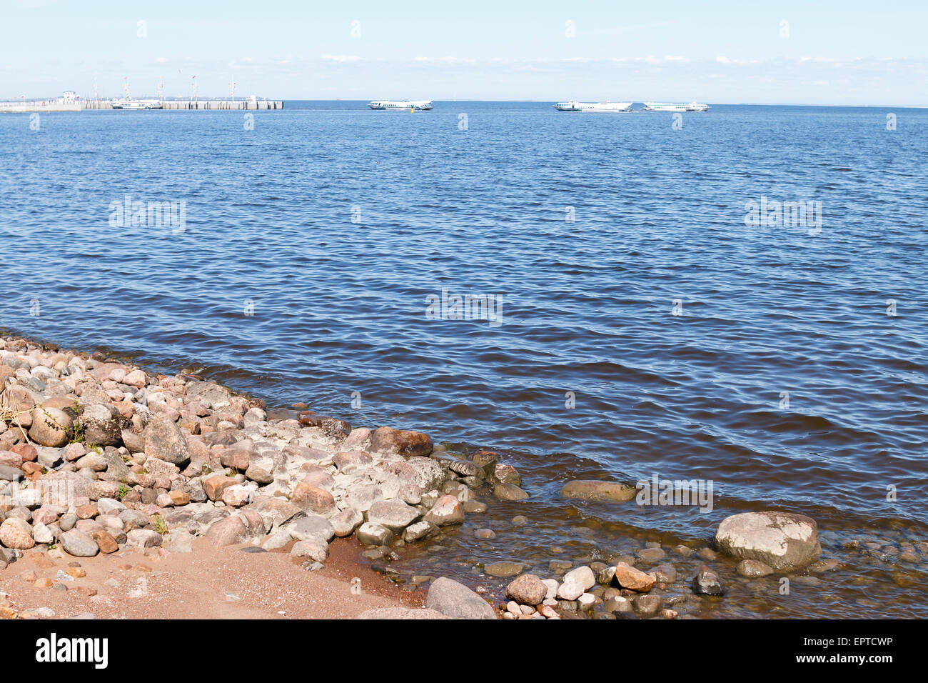 Shore stones hi-res stock photography and images - Alamy