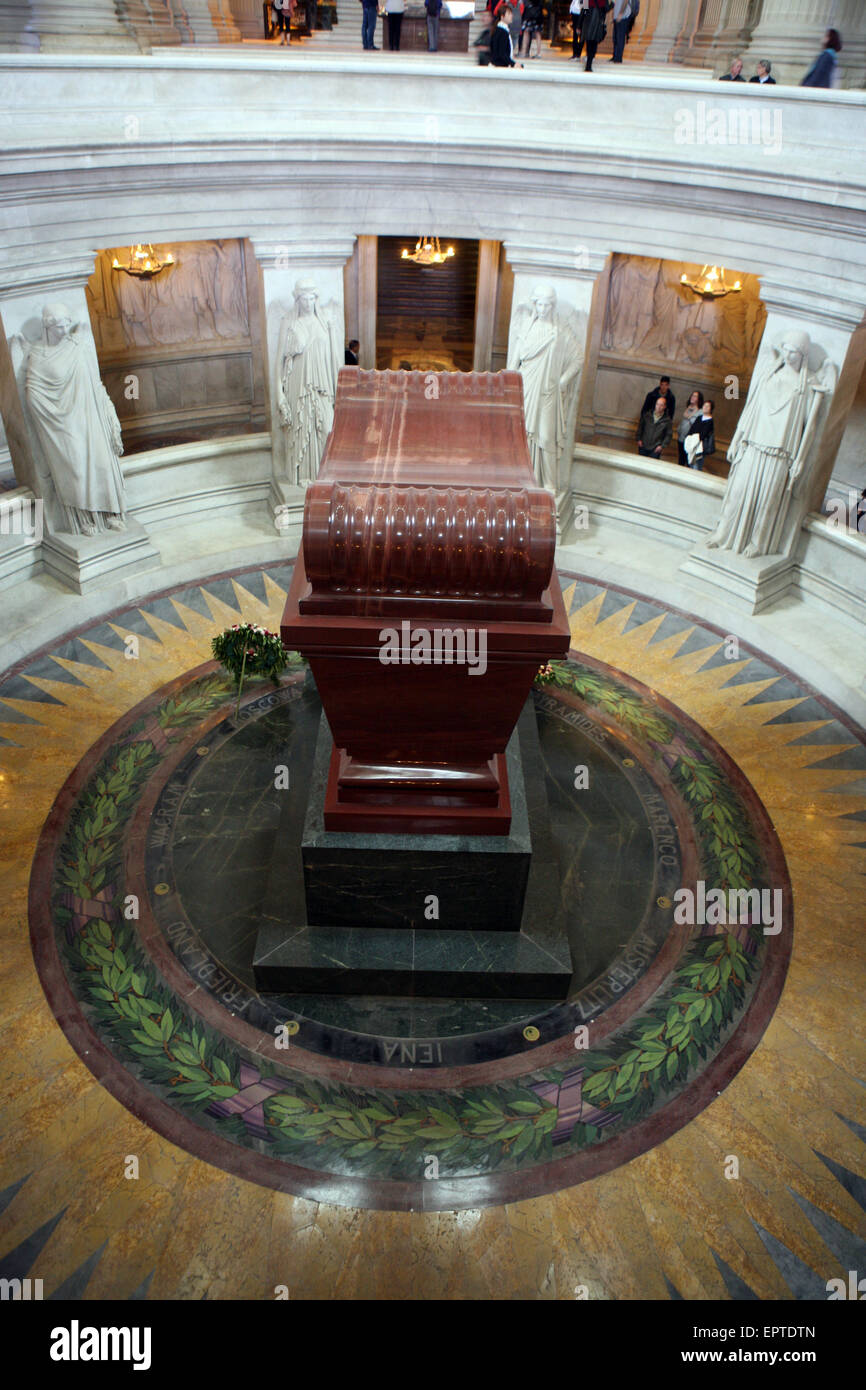 Napoleons tomb Dome church Invalides Paris Stock Photo - Alamy
