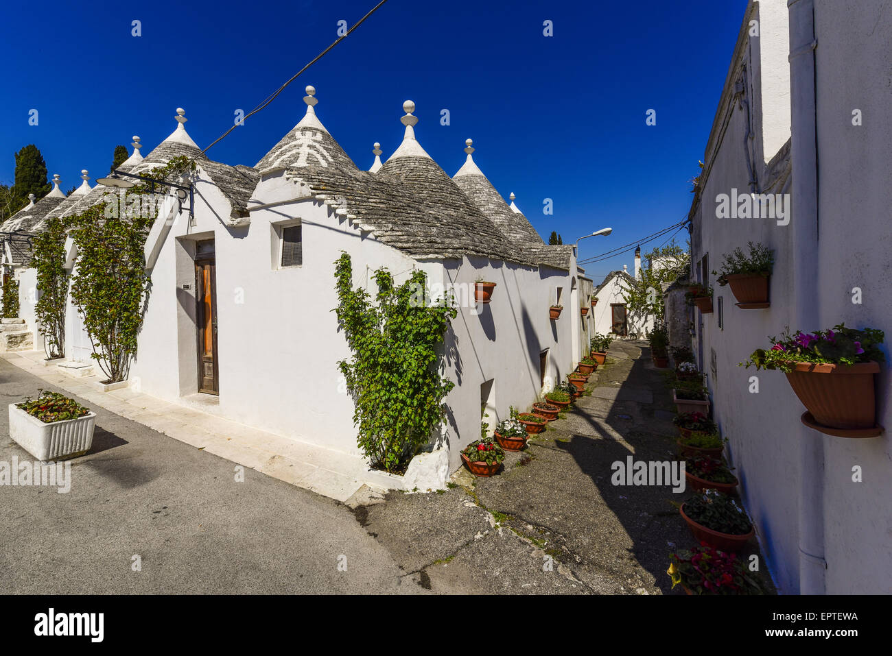 Trullo, Trulli, Alberobello, Apulia, Italy, UNESCO World Heritage Site ...