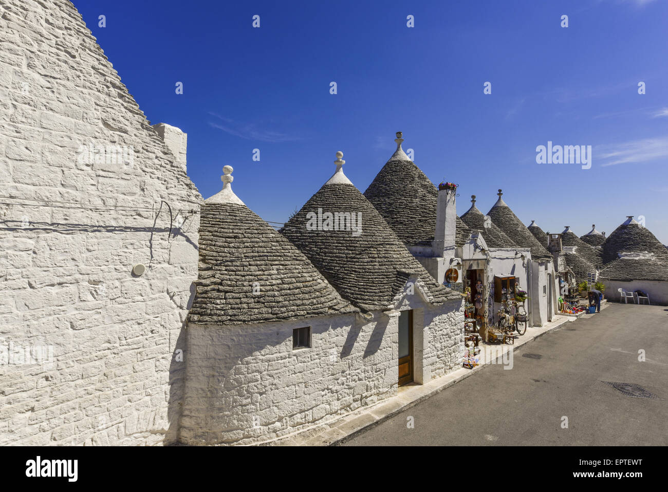 Trullo, Trulli, Alberobello, Apulia, Italy, UNESCO World Heritage Site ...