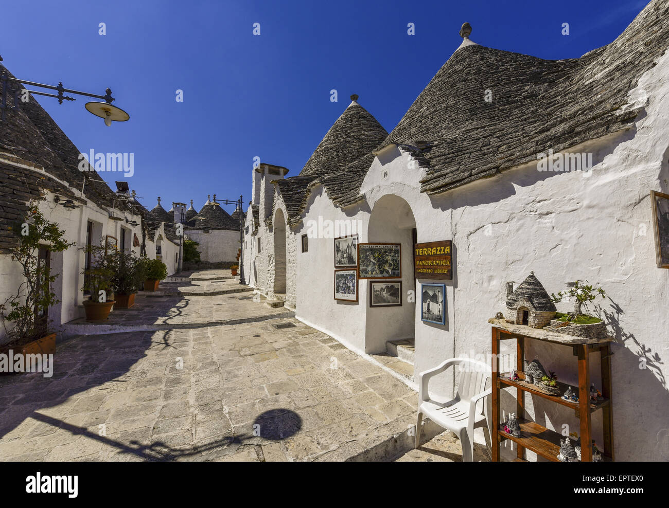 Trullo, Trulli, Alberobello, Apulia, Italy, UNESCO World Heritage Site ...