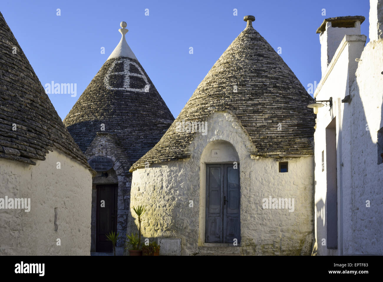 Trullo, Trulli, Alberobello, Apulia, Italy, UNESCO World Heritage Site ...