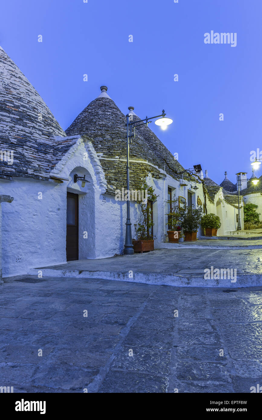 Trullo, Trulli, Alberobello, Apulia, Italy, UNESCO World Heritage Site ...