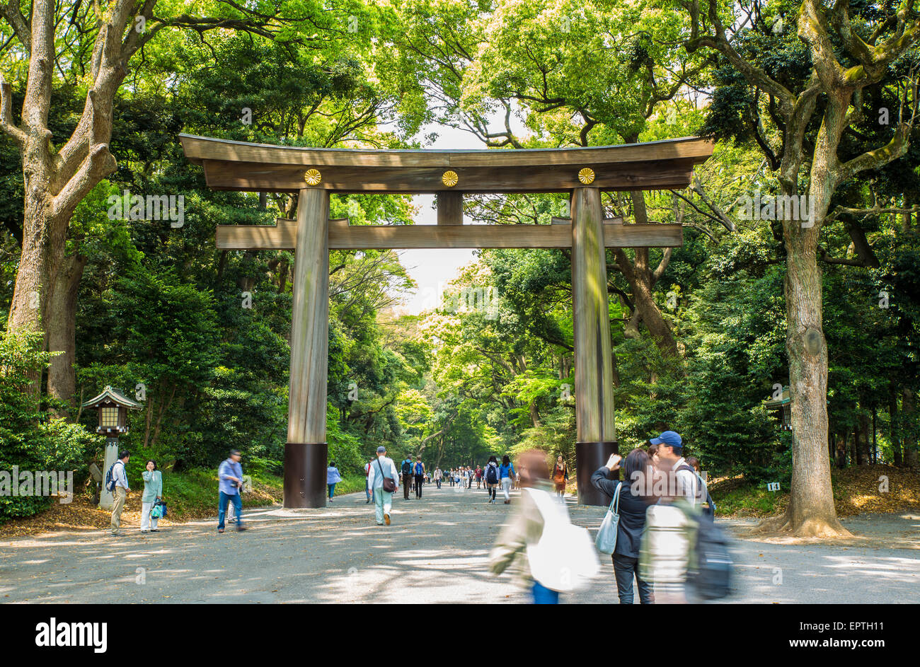 Large traditional gate into a park in Japan Stock Photo - Alamy