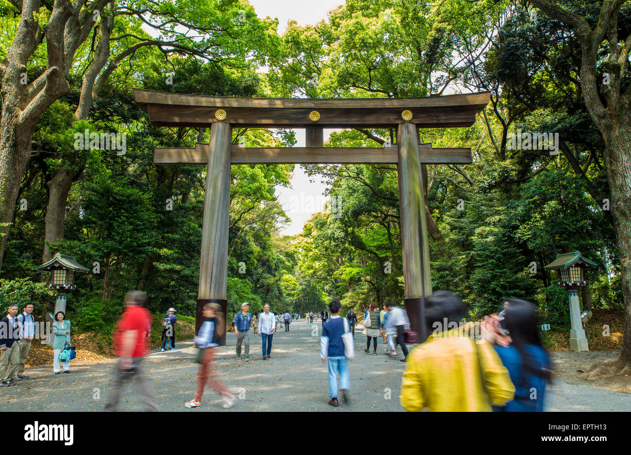 Large traditional gate into a park in Japan Stock Photo - Alamy