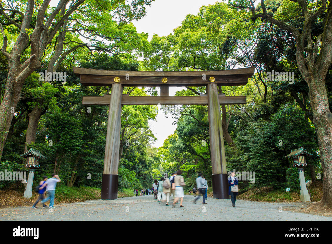 Large traditional gate into a park in Japan Stock Photo - Alamy