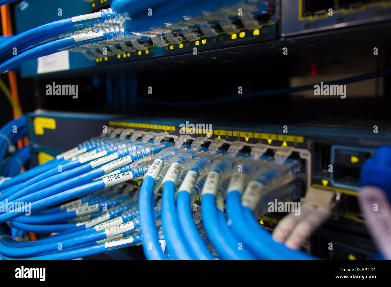 Lights and connections on network server Stock Photo - Alamy