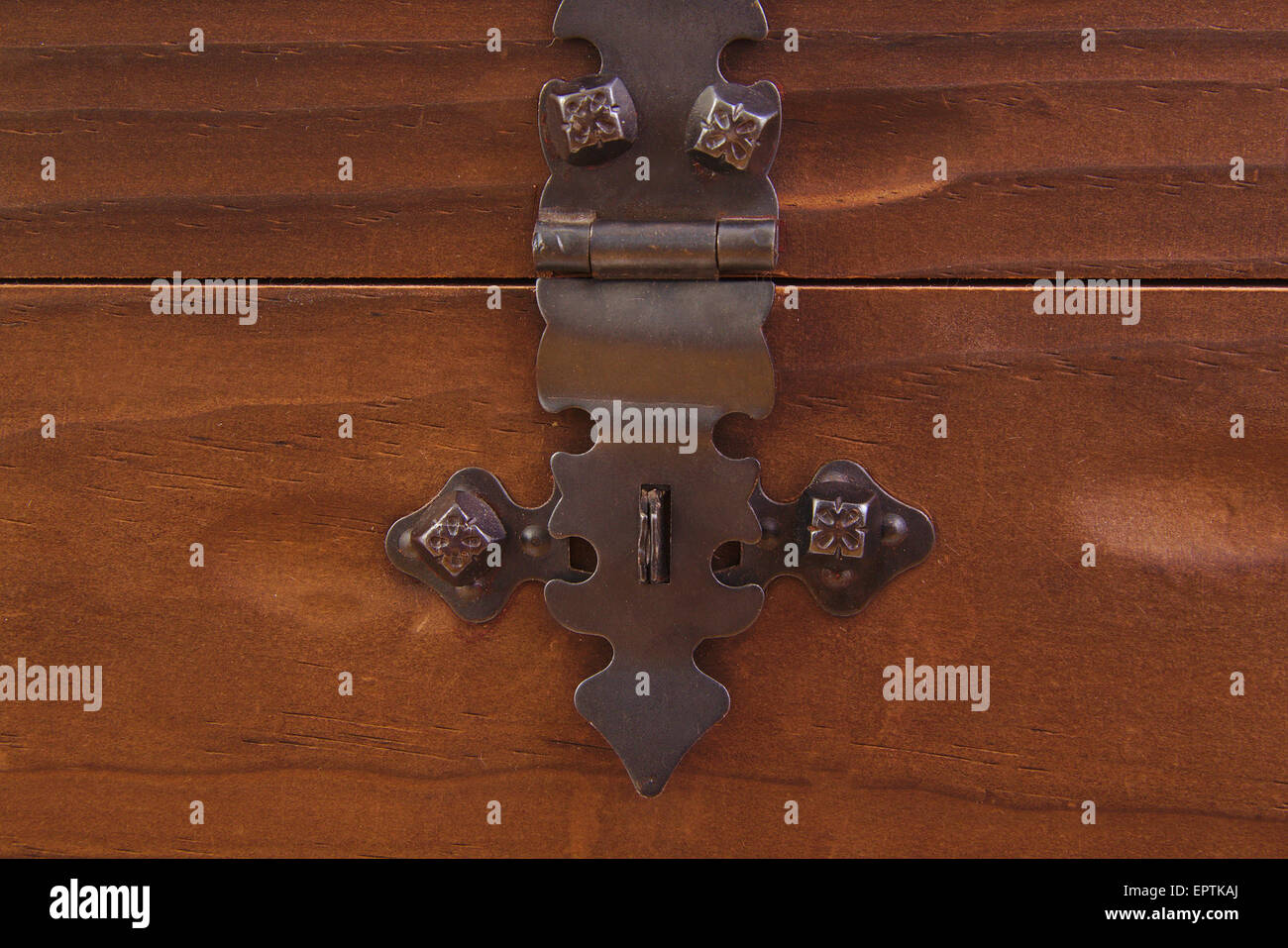 Vintage suitcase gold hi-res stock photography and images - Alamy