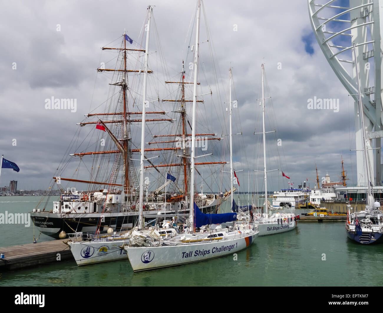 Tall ships challenger hi-res stock photography and images - Alamy