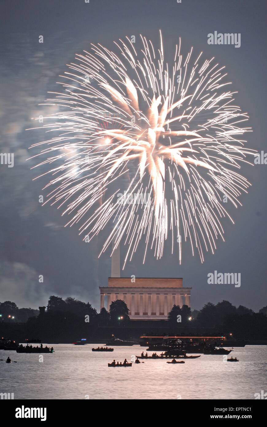 Independence day fireworks monuments hi-res stock photography and ...
