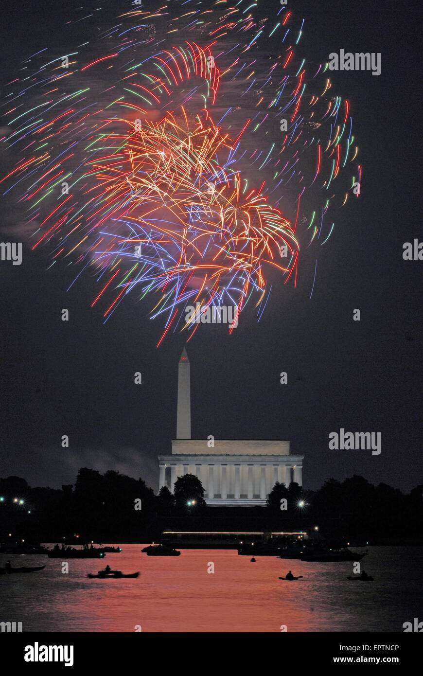 Washington, DC., USA, 4th July, 207 FIreworks explode over the Lincoln ...