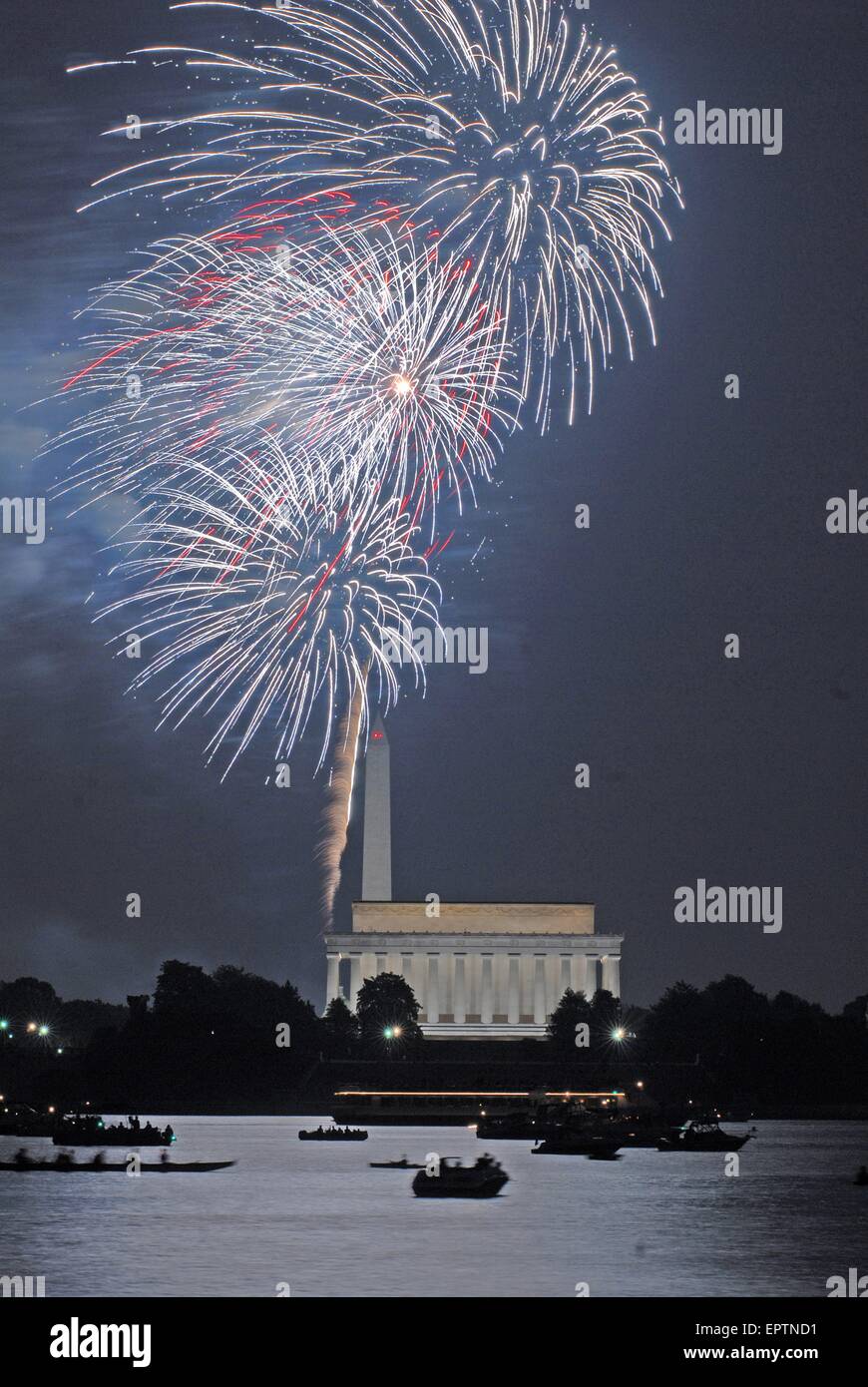 Independence day fireworks monuments hi-res stock photography and ...