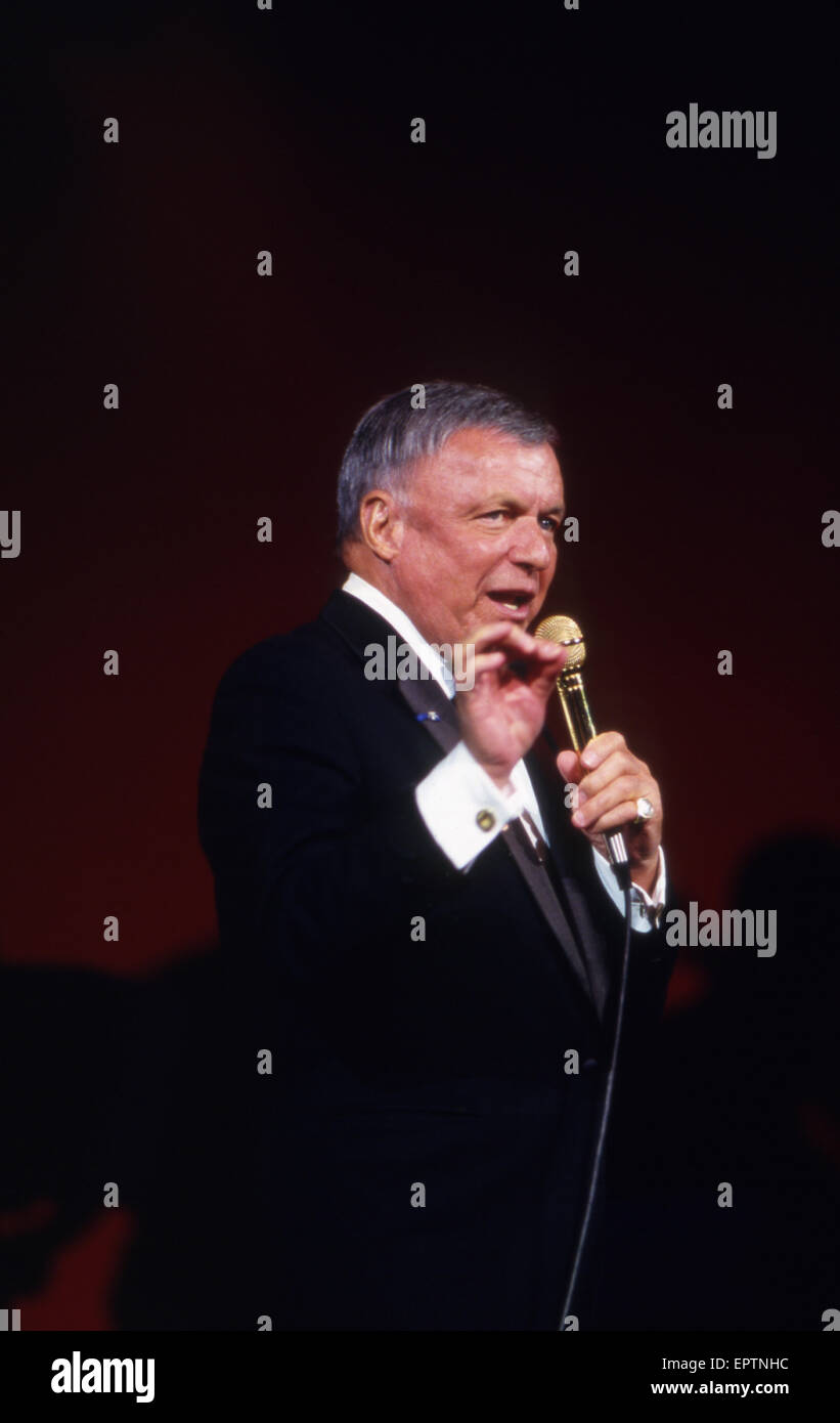 Chicago, Illinois, USA 10th September 1986 Frank Sinatra performs at ...