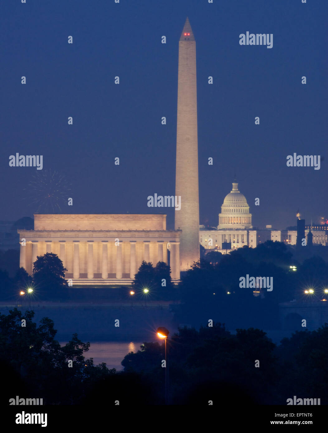Washington, DC., USA, 4th July 2006 Annual fireworks over the Lincoln ...