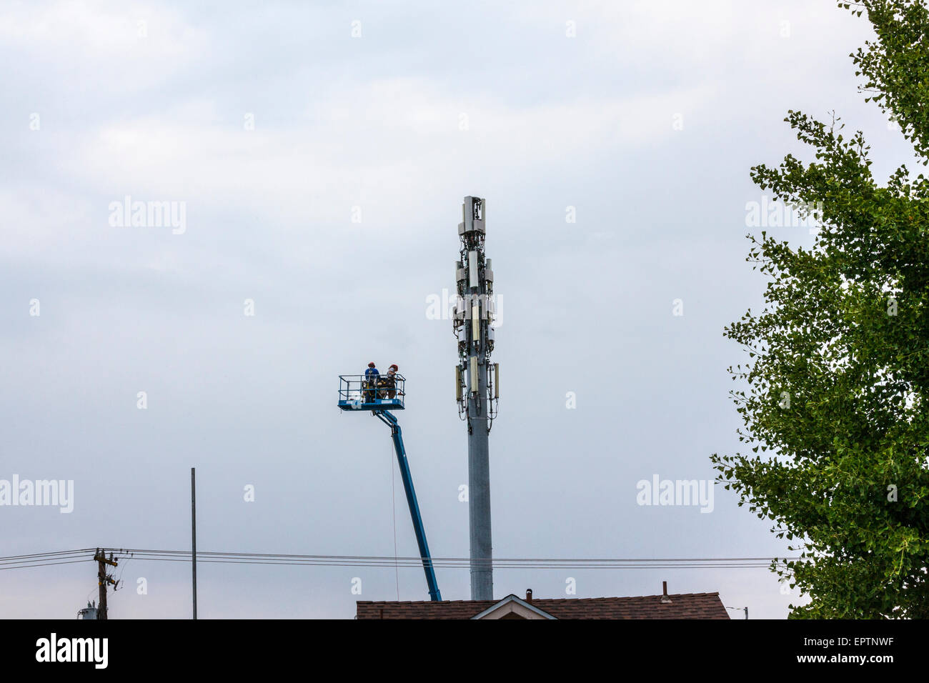 Cell tower repair hi-res stock photography and images - Alamy