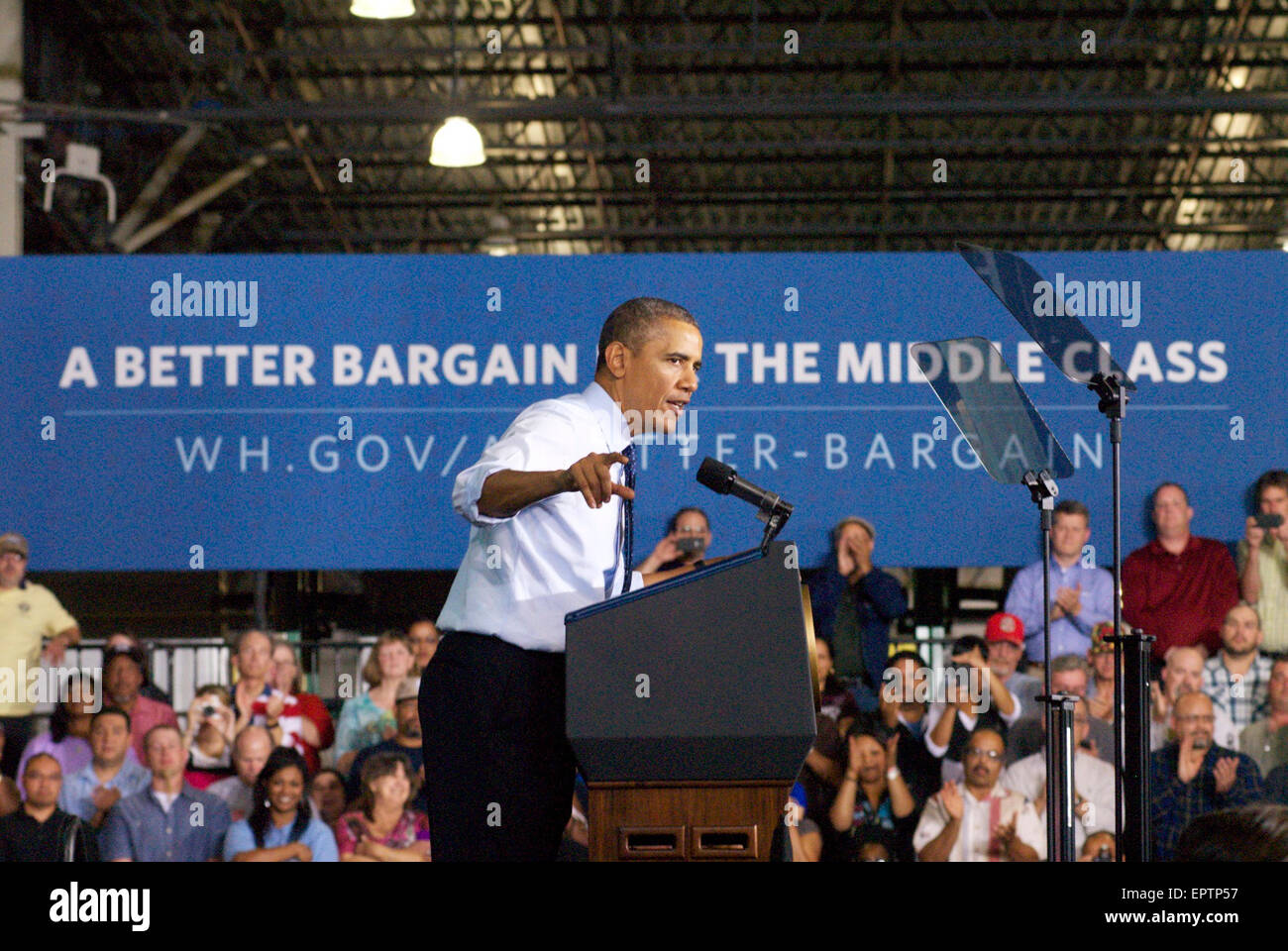 Ford plant construction hi-res stock photography and images - Alamy