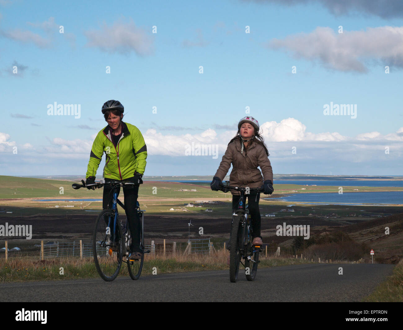 Cycling hill family hi-res stock photography and images - Alamy