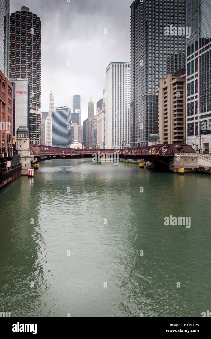 Bridge across a river in a city, La Salle Street Bridge, Chicago River ...