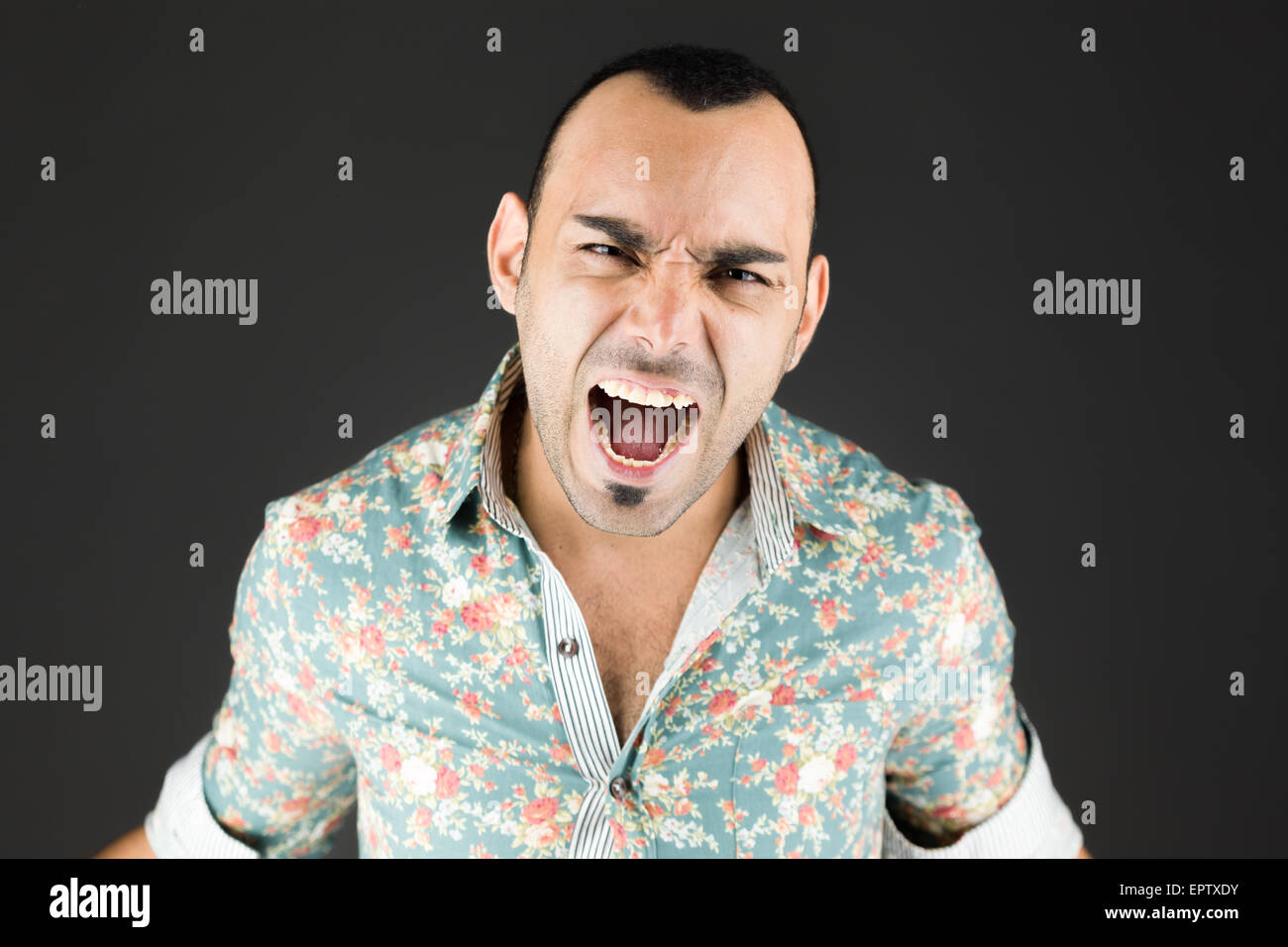 Grey background plain hi-res stock photography and images - Alamy