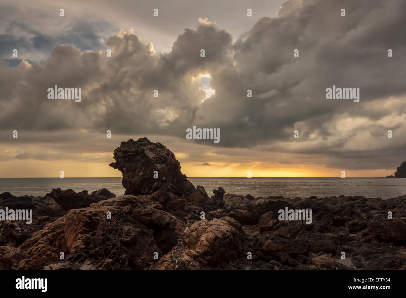 Rock formation at the beach Stock Photo - Alamy