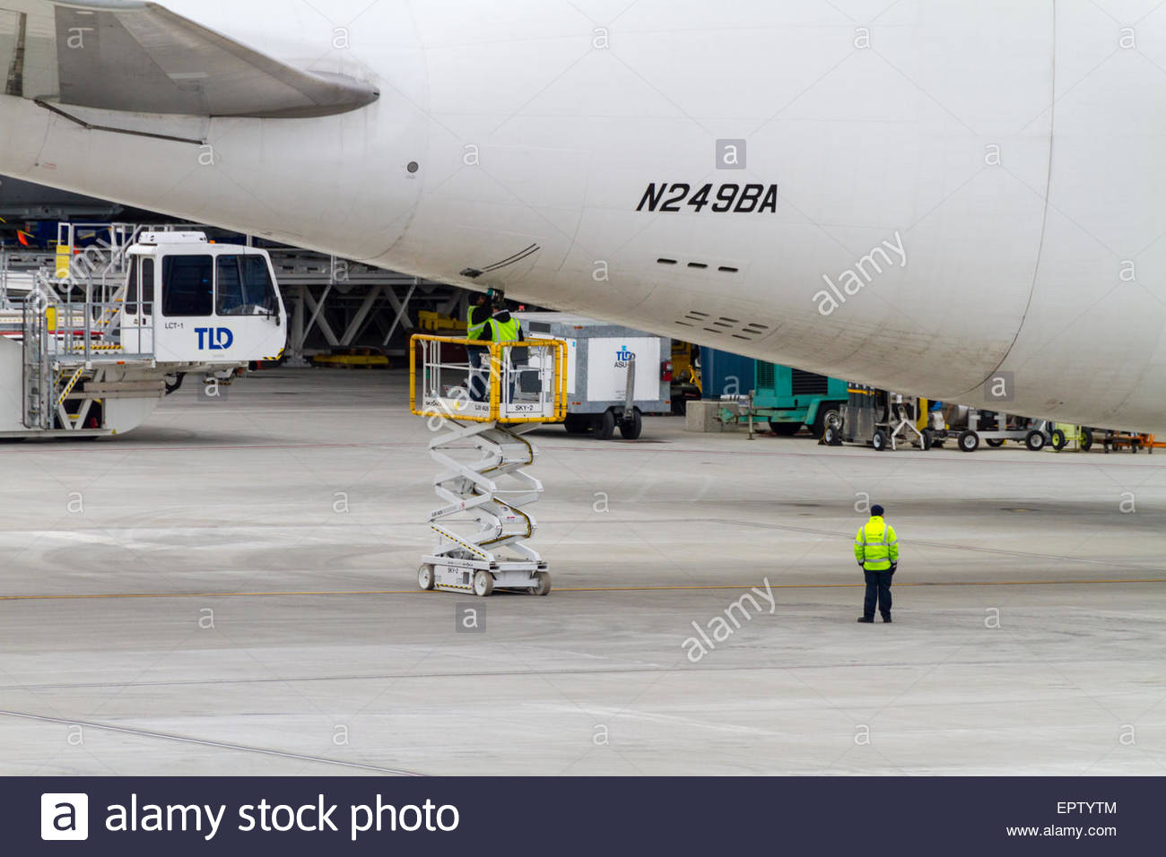 Cargo_lifter High Resolution Stock Photography and Images - Alamy
