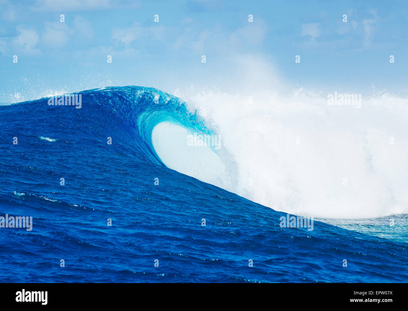 Surf barrel hi-res stock photography and images - Alamy