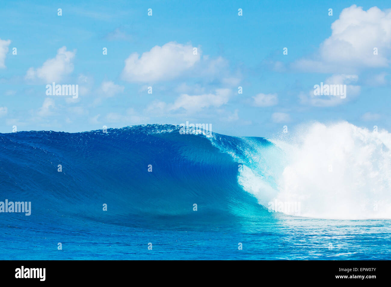 Blue Ocean Wave, Epic Surf Stock Photo - Alamy