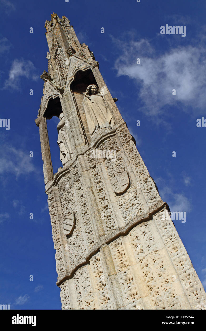 The Eleanor Cross in Geddington Stock Photo - Alamy