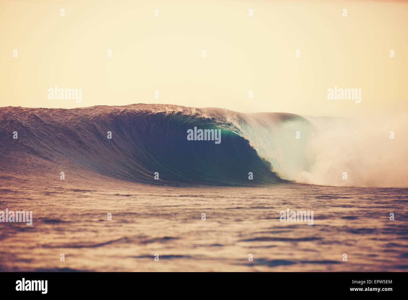 Amazing Ocean Wave Breaking at Sunset, Epic Surf Stock Photo - Alamy