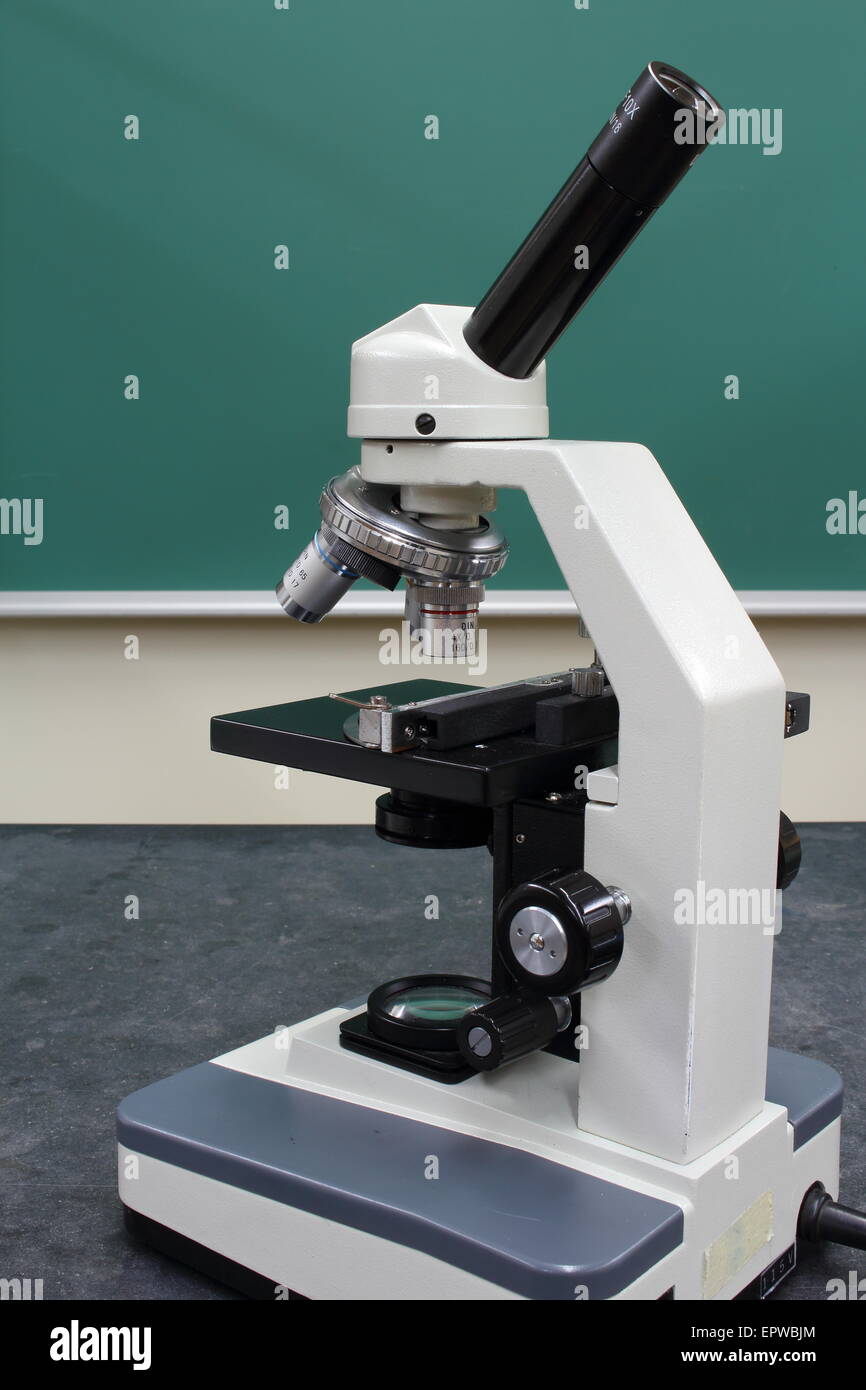 Front of a microscope hi-res stock photography and images - Alamy