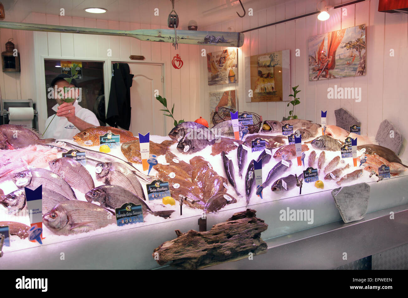 Paris fish market seafood market Stock Photo - Alamy