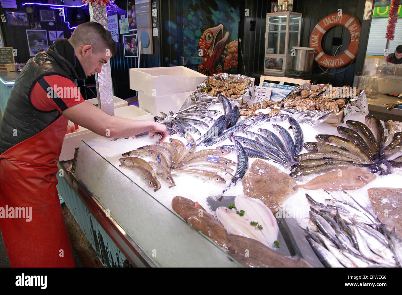 Paris fish market seafood market Stock Photo - Alamy