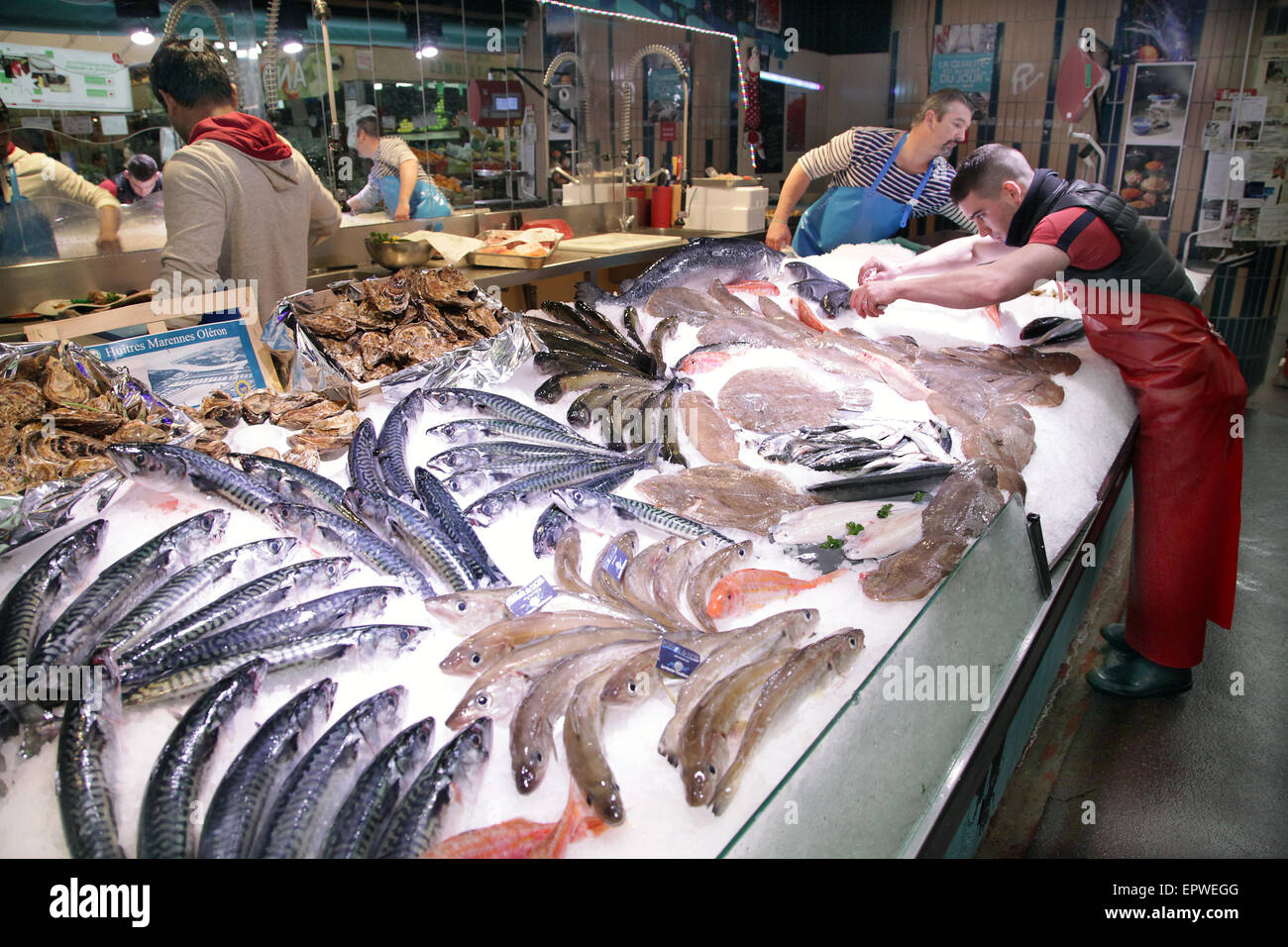Paris fish market seafood market Stock Photo - Alamy
