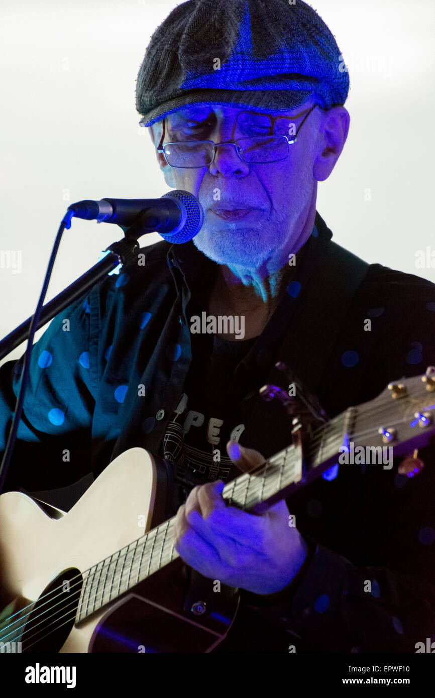 Lindisfarne band hi-res stock photography and images - Alamy