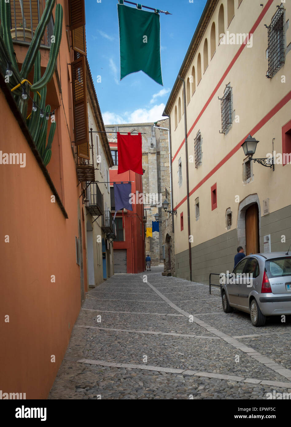 Old spanish street hi-res stock photography and images - Alamy