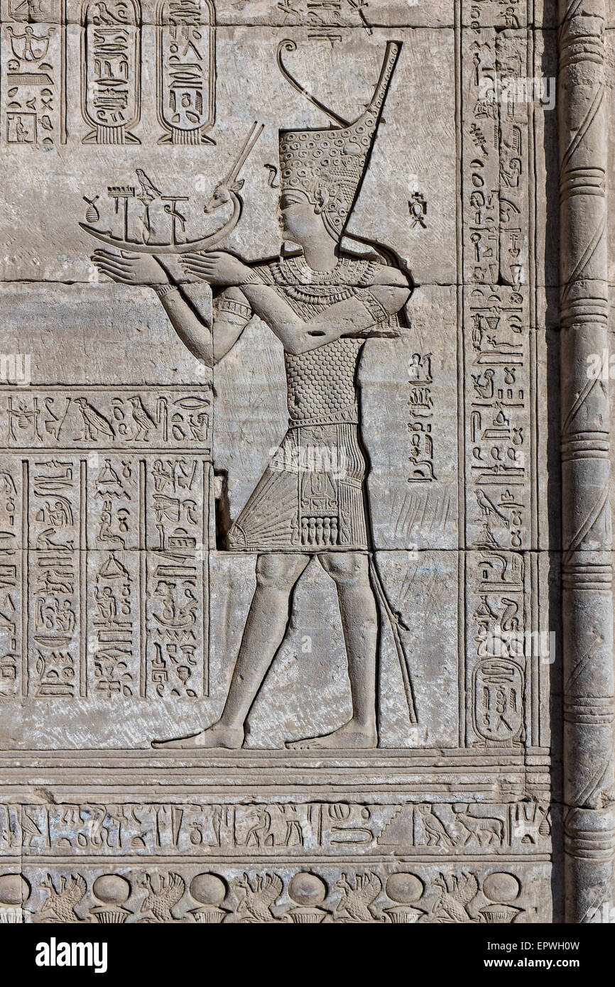 Heiroglyphic panel on the wall of the Mamisi, the birth house of Horus ...