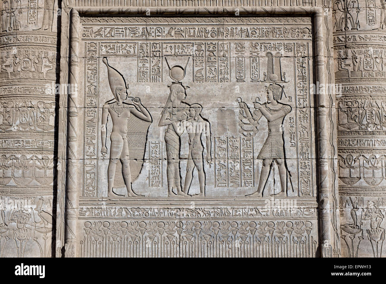 Horus and osiris and isis hi-res stock photography and images - Alamy