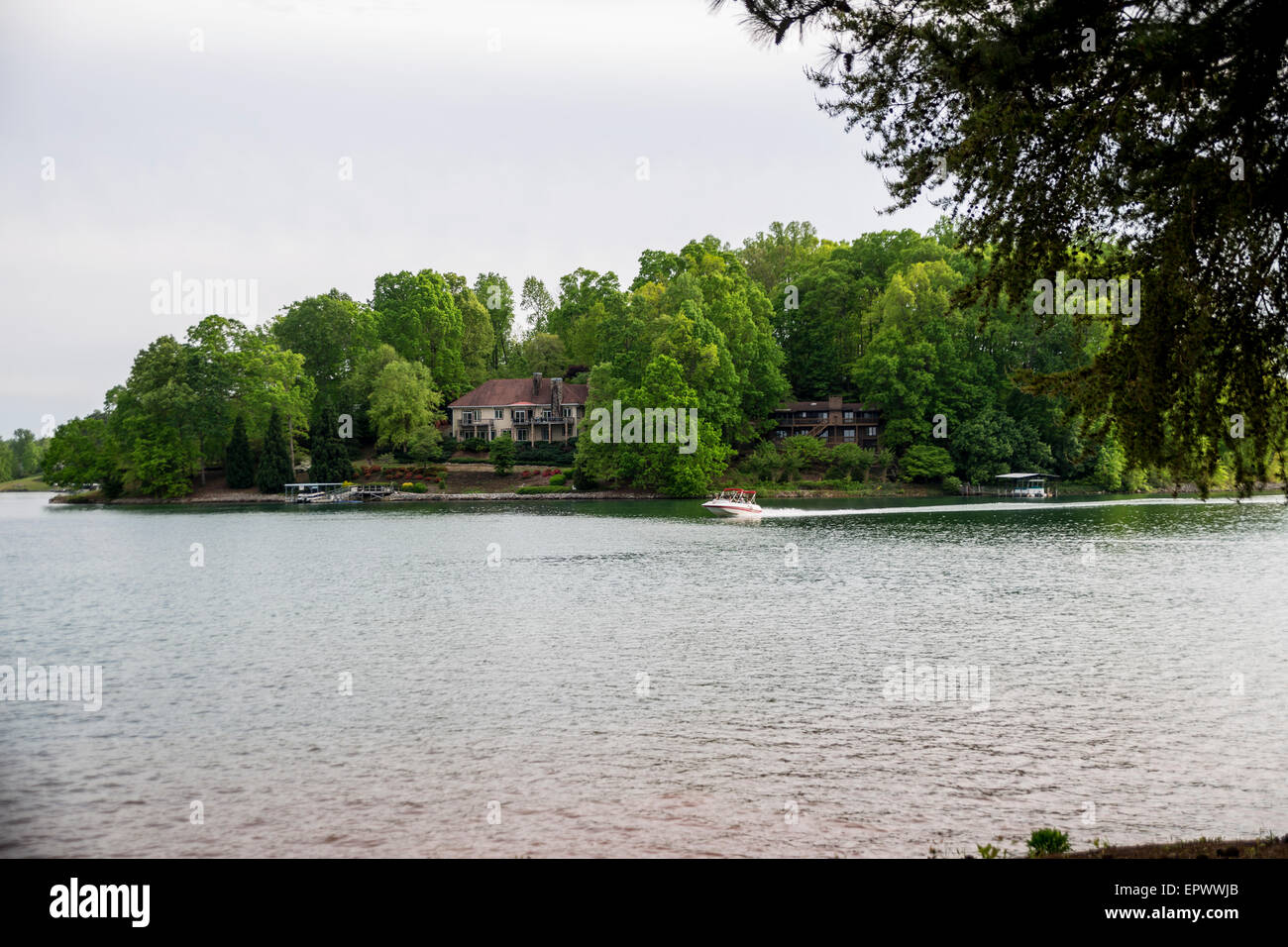 Boating, South Cove, Lake Keowee, Seneca, Oconee County, South Carolina ...