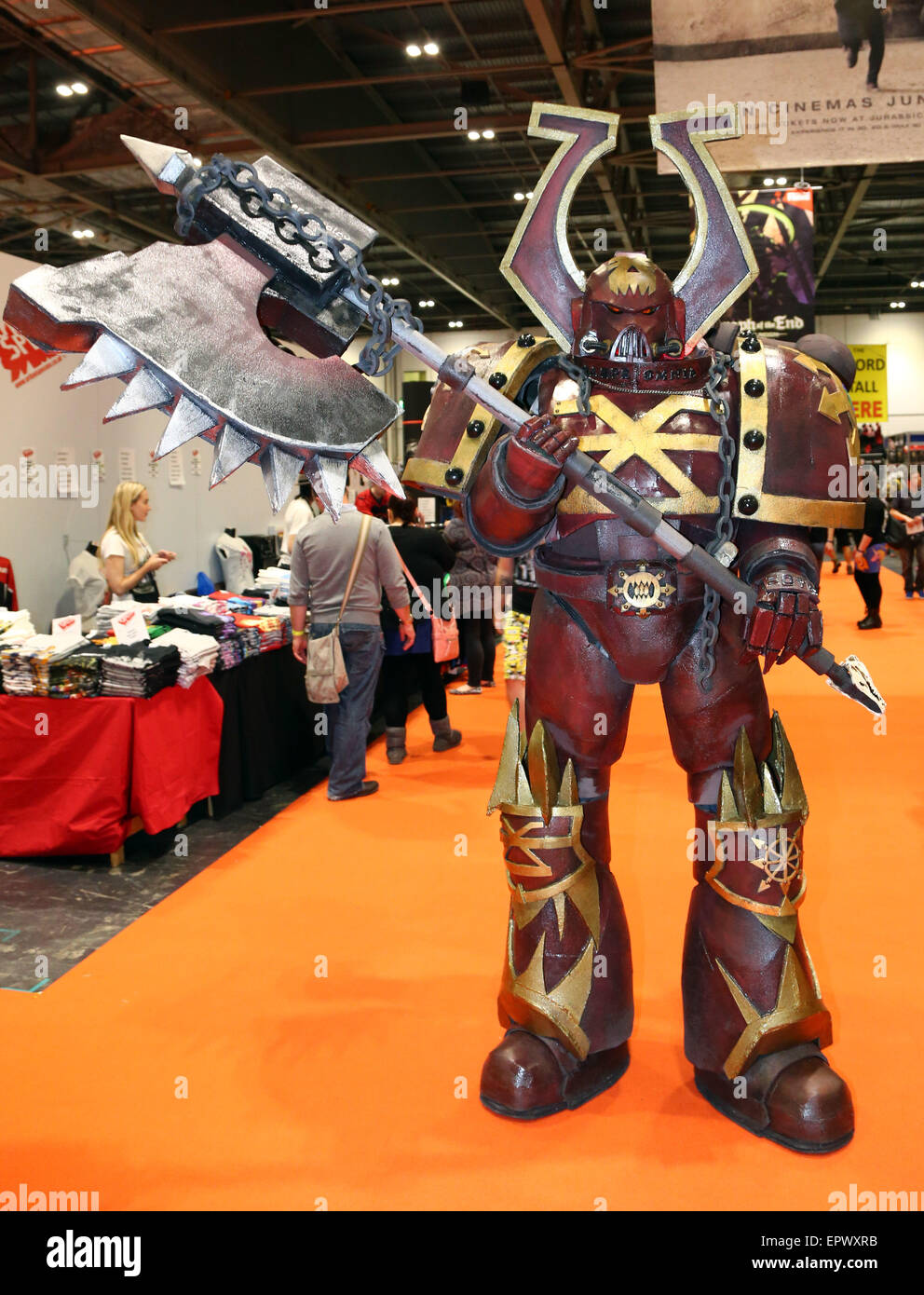 Comic robot hi-res stock photography and images - Alamy